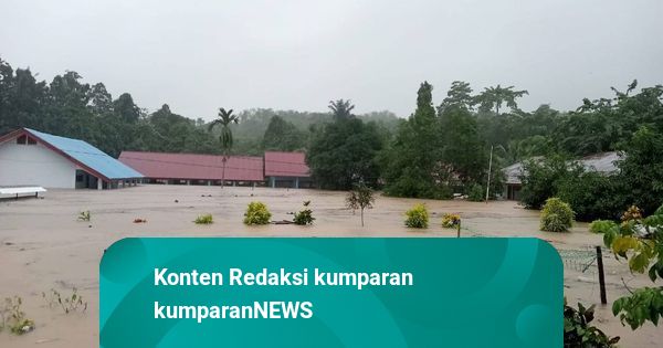 Korban Tewas Banjir Bandang & Longsor di Sulsel Bertambah Jadi 8 Orang | kumparan.com